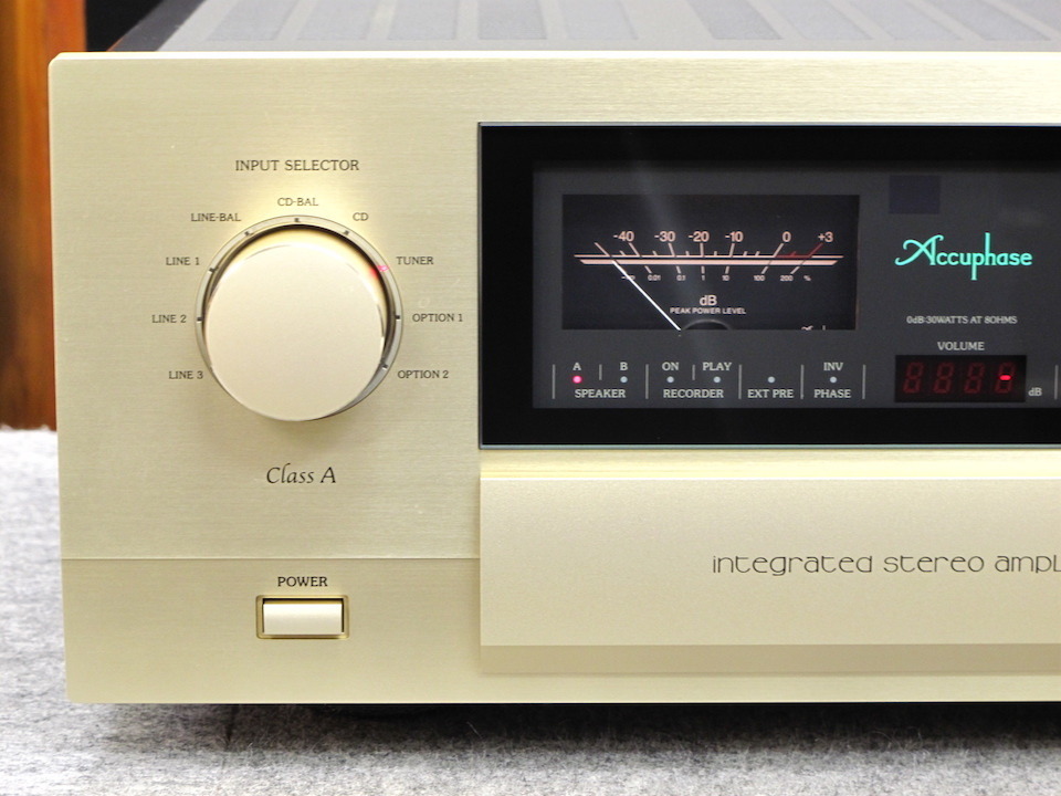 E-560 Accuphase - 中古オーディオ 高価買取・販売 ハイファイ堂